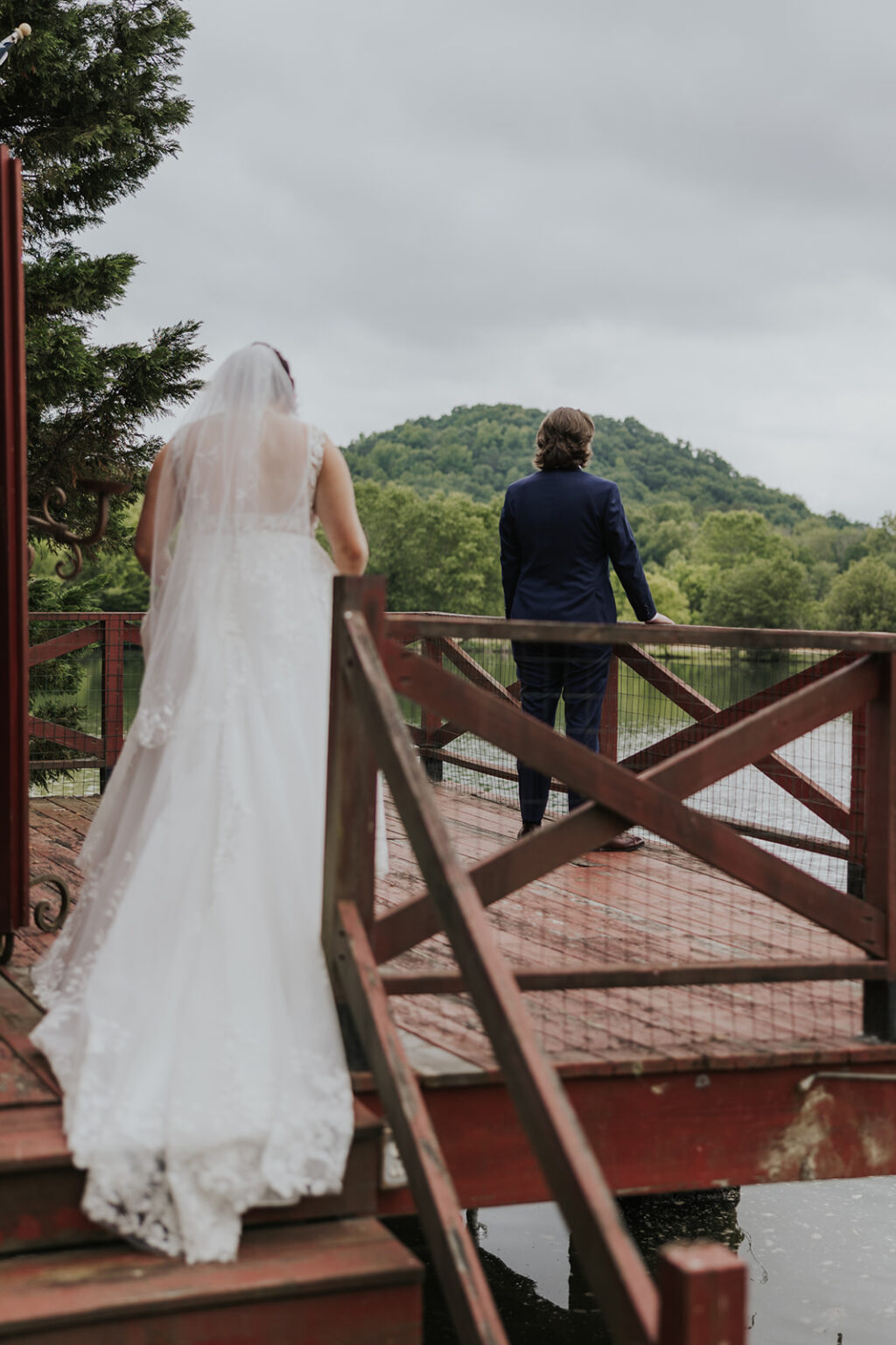 Why You Should Consider First Look Photos Before Your Ceremony ...